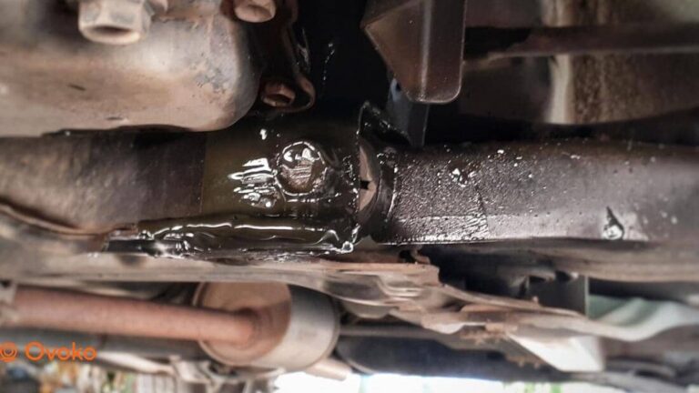 Fuite d'huile moteur : causes et solutions | Ovoko